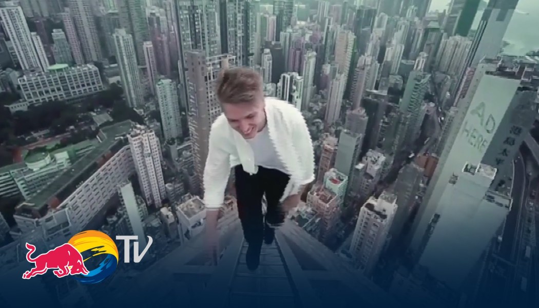 Parkour Traceur Oleg Cricket Makes An Insane Series Of Jumps From Ledge