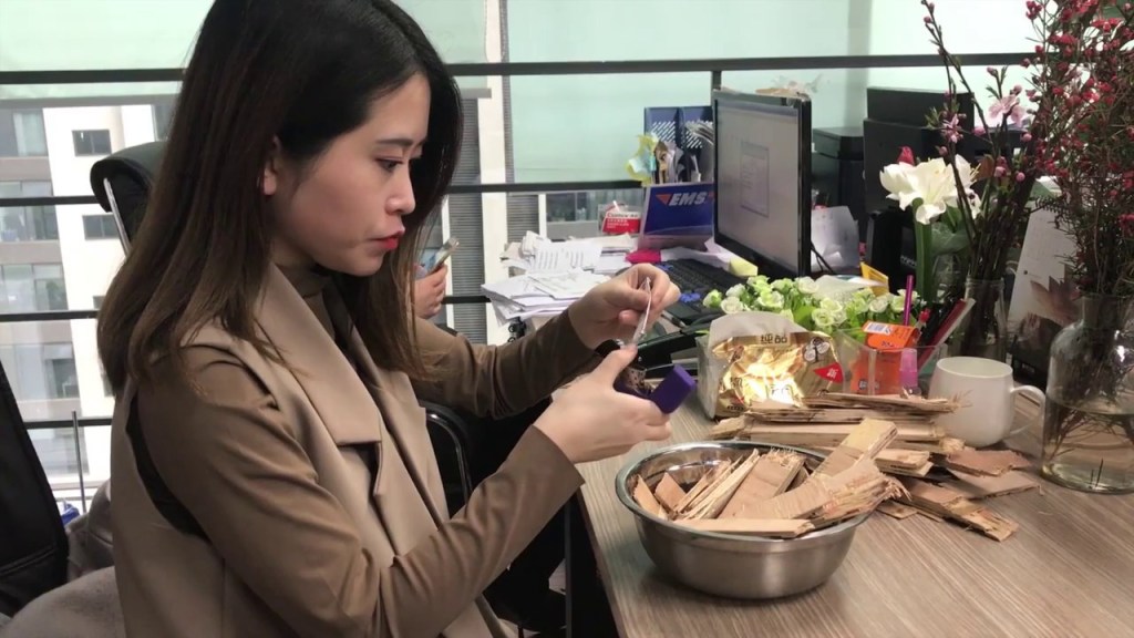 Creative Employee Cooks Steaks on Her Desk With a Barbecue Made of ...
