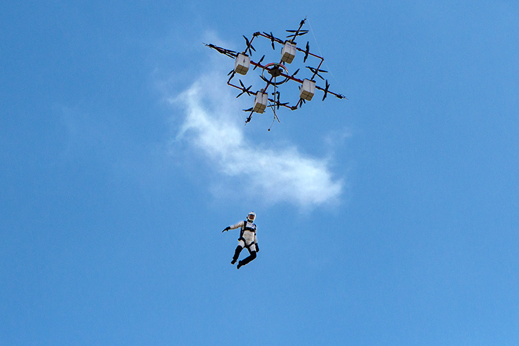 High Power Drone Lifts Daring Skydiver 1,082 Feet Into the Air for an ...