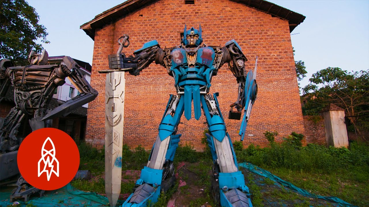 Chinese Father and Son Duo Create Huge Transformers Robots From Scrap Metal