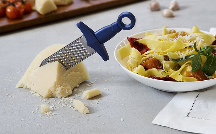 Gratiator, An Adventurous Cheese Grater Sword
