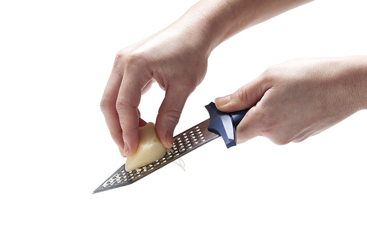 Gratiator, An Adventurous Cheese Grater Sword