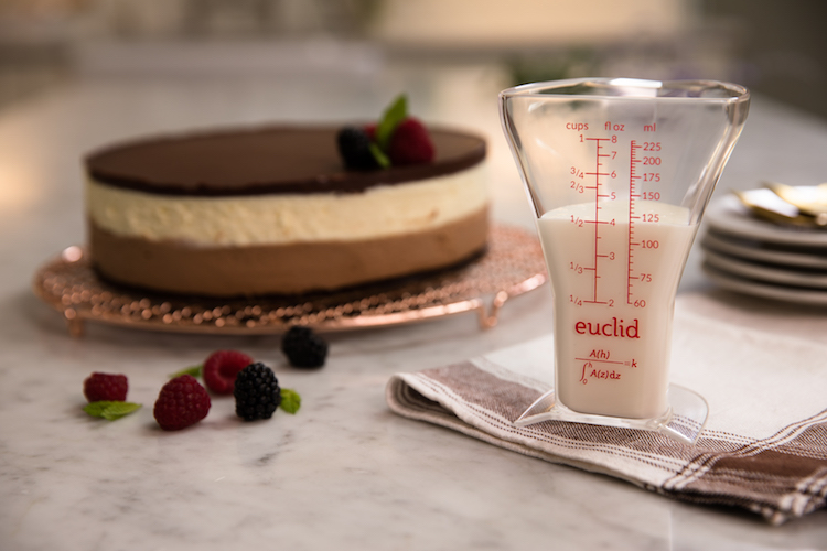 An Intelligently Designed Measuring Cup That Uses Math to Apportion ...
