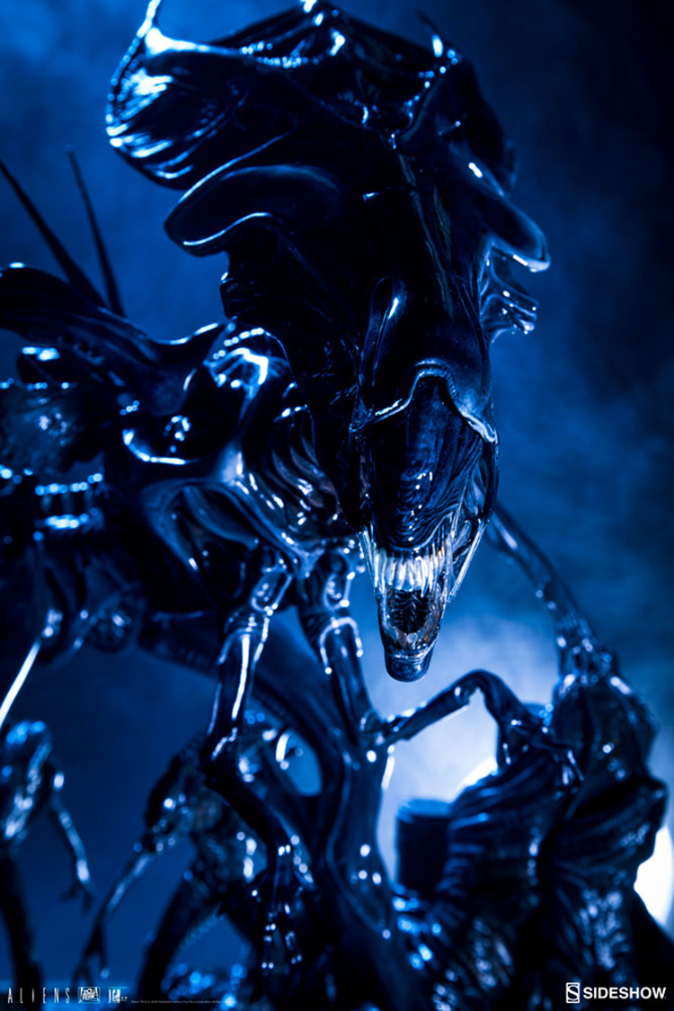 Monstrous Alien Queen Maquette Statue