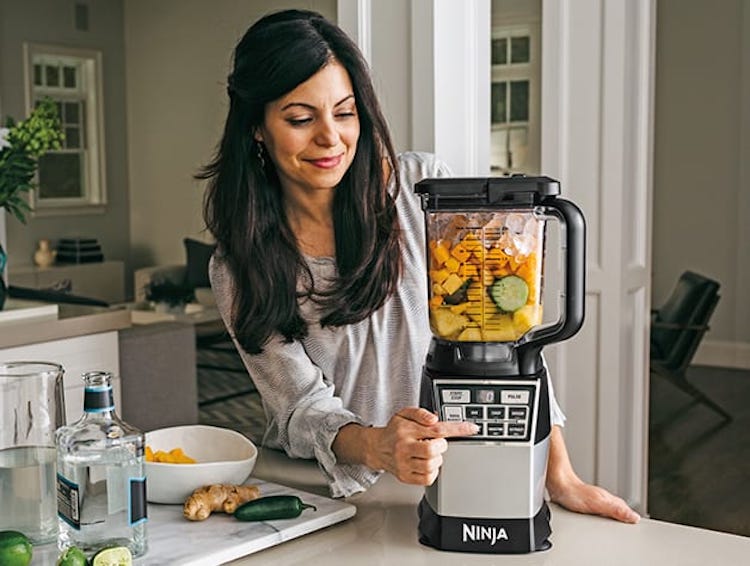 A Powerful Ninja 4-in-1 Kitchen System That Blends, Chops, Minces ...