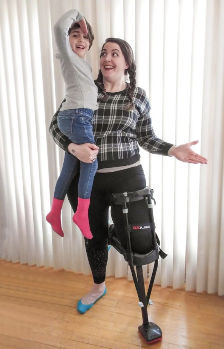 iWalk 2.0, A Cleverly Designed Hands-Free Crutch For Lower Leg Injury ...