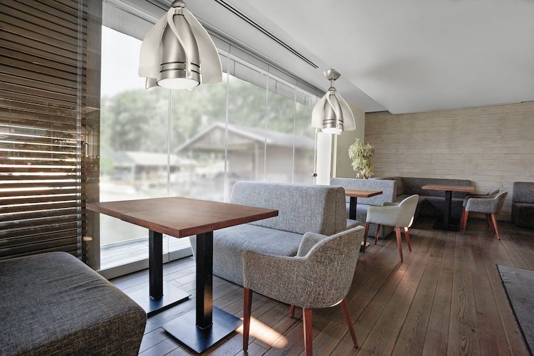 Cleverly Designed Ceiling Fans With Short Curved Blades That Are Ideal ...