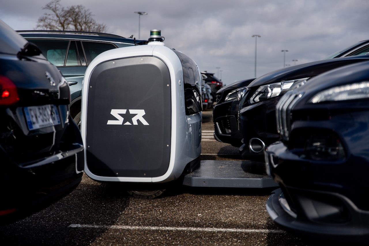 Stanley Robotics Debuts the World's First Outdoor Robotic Valet Parking ...