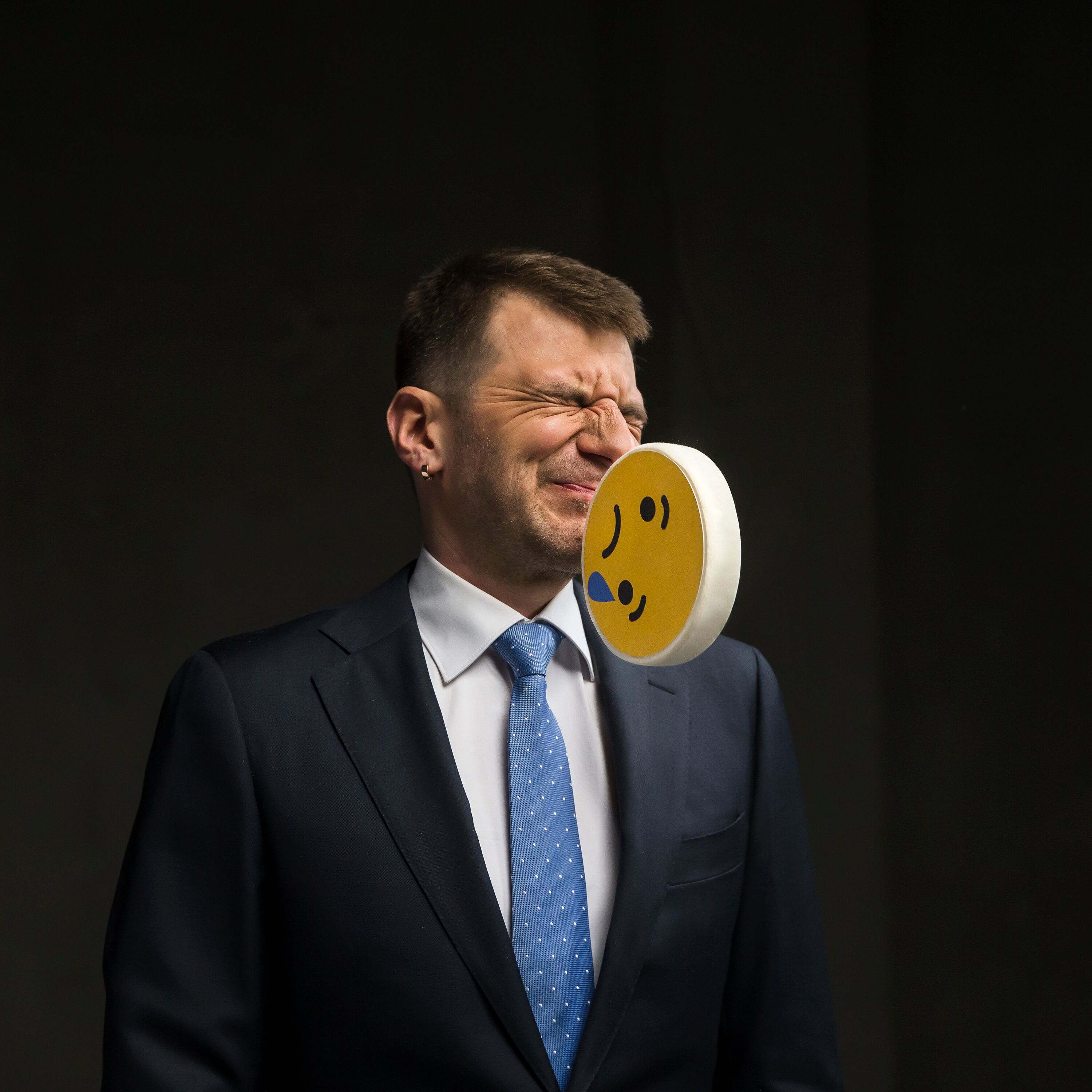 A Remote-Controlled Slingshot That Launches Physical Emoticons To Show ...