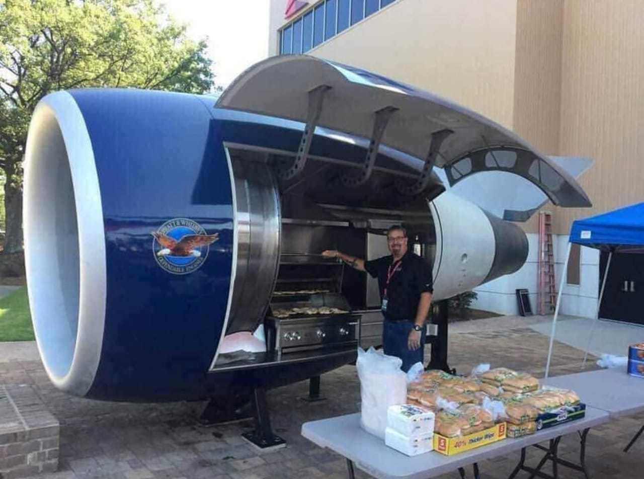 An Incredible Jet Engine Barbecue Grill Built by Delta Air Lines Techs ...