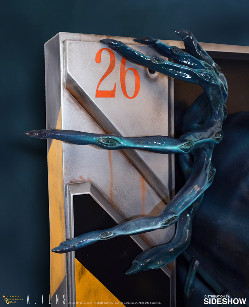 A Highly Realistic, Life-Size Wall Sculpture of The Alien Queen From ...