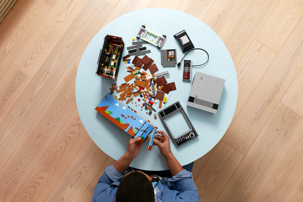 LEGO Nintendo Entertainment System With Scrolling Super Mario Bros ...