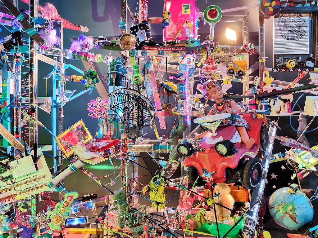 A Colorful Smartphone Controlled Fairy Tale Machine