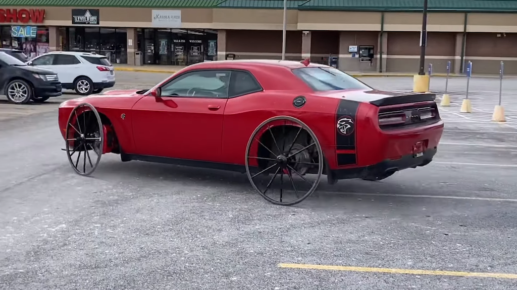 Auto Enthusiast Equips a $54,000 Dodge Challenger SRT Hellcat With ...