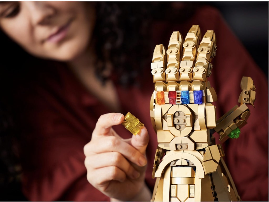 A Marvelous LEGO Infinity Gauntlet Model Building Kit