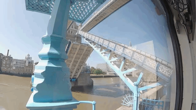 Tom Scott Raises the Iconic Tower Bridge of London