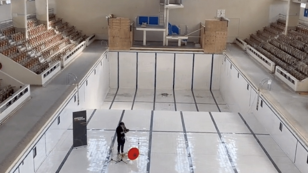 Swimming Pools With the Iconic Vincent van Gogh Painting 'The Starry ...