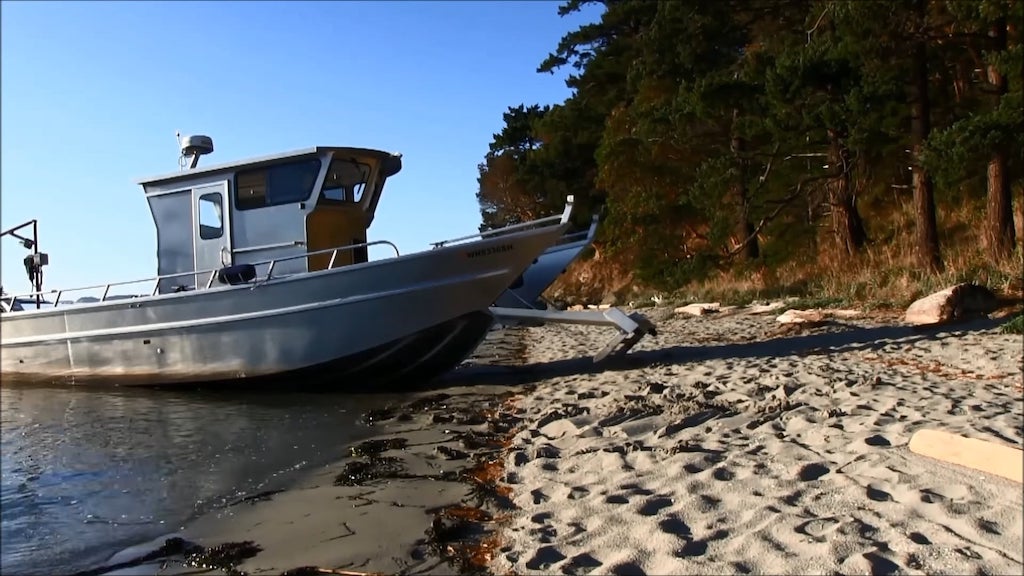 A Nifty Boat With Robotic Legs That Walks Itself Ashore