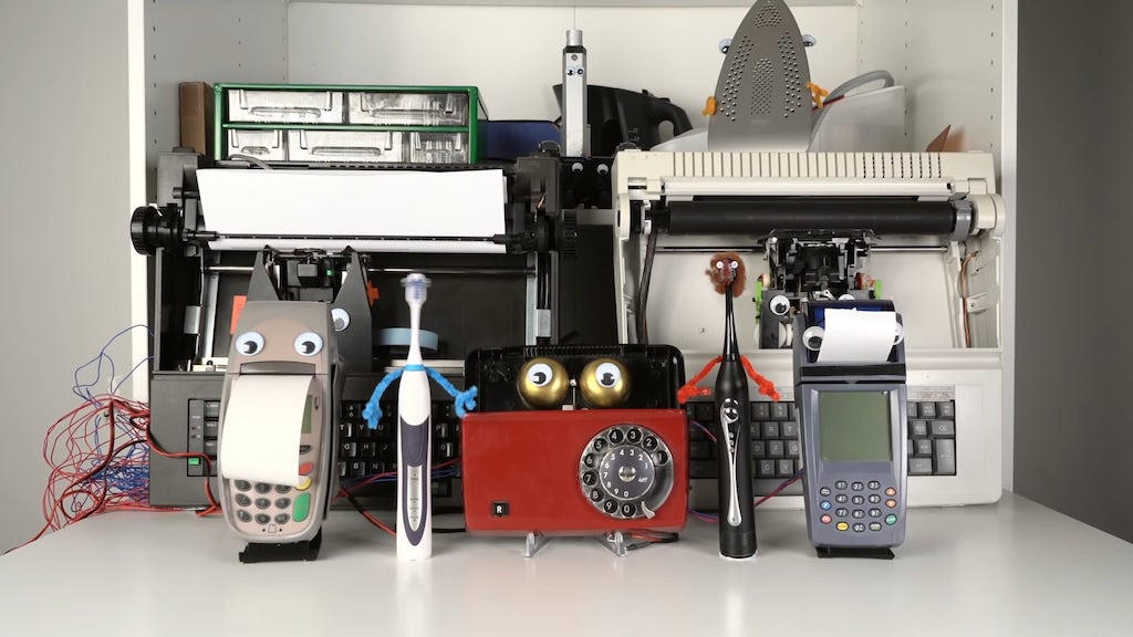IBM Selectric Typewriter Golf Ball Filmed in Slow Motion
