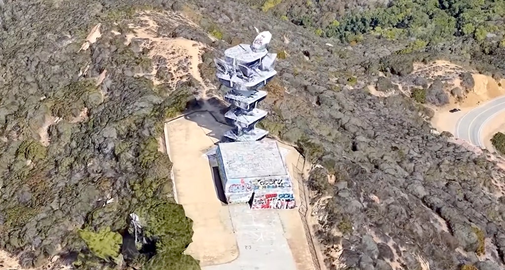 The 107 Abandoned Microwave Towers That Once Carried the First Cross ...