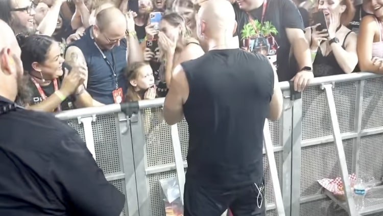 Lead Singer of Disturbed Comforts a Young Girl Who Was Crying in the ...
