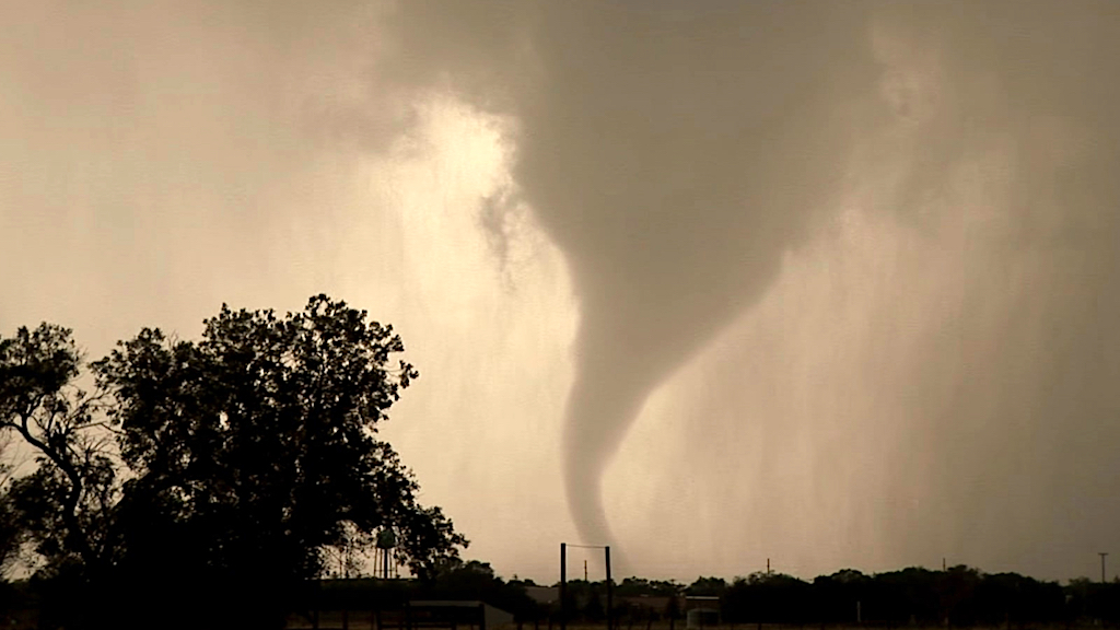 How Deadly Super Tornadoes Are Formed