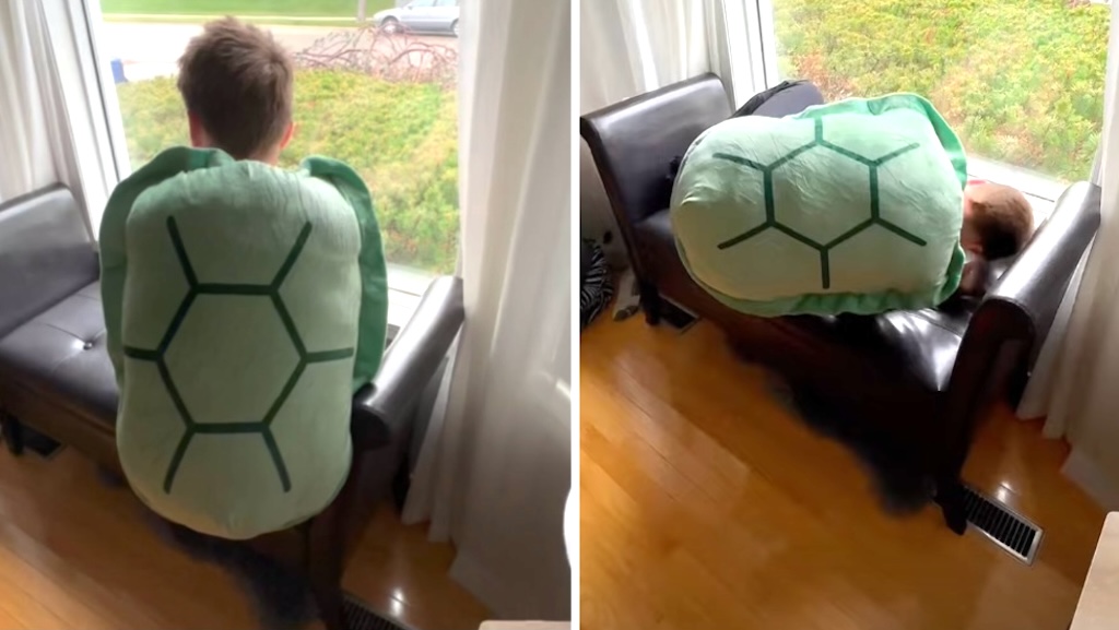 Deadpool's Head Recreated Using Bullets & Shotgun Shells