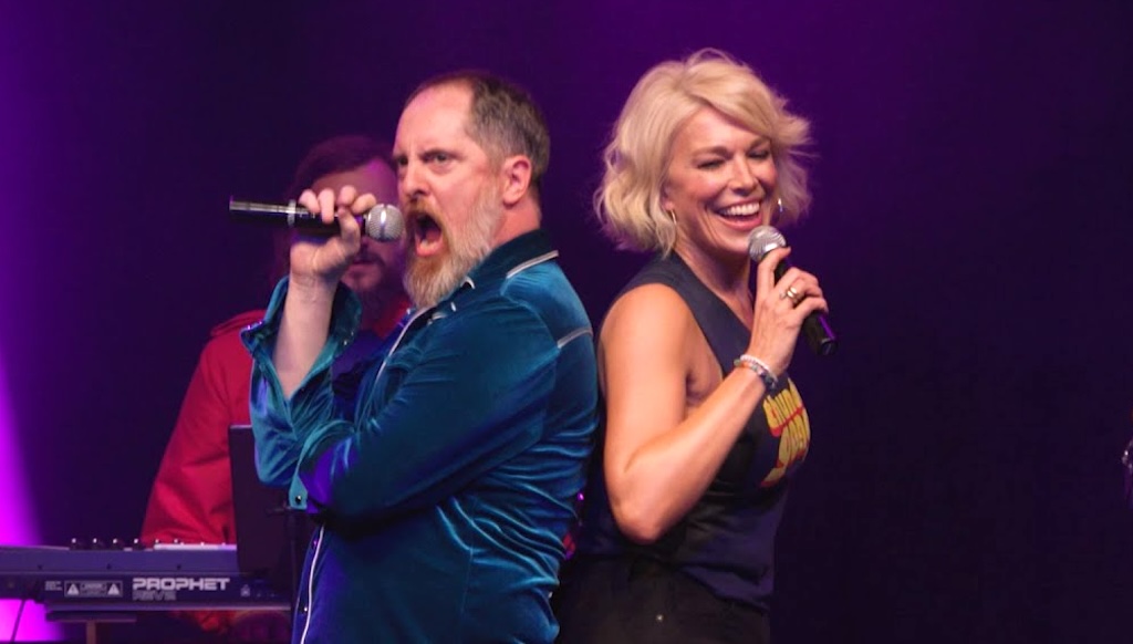 Brendan Hunt and Hannah Waddingham Perform an Incredible Live Cover of ...