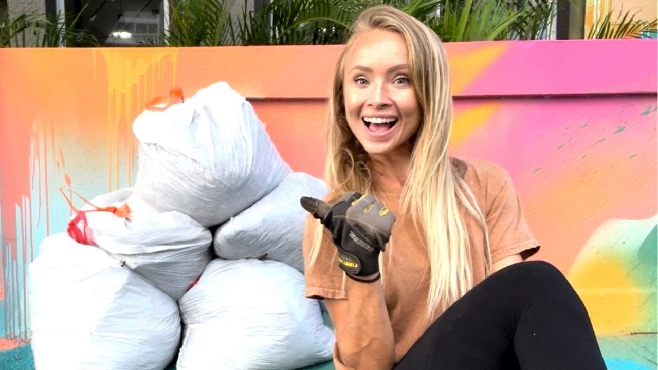 Generous Woman Cleans Public Places for Free