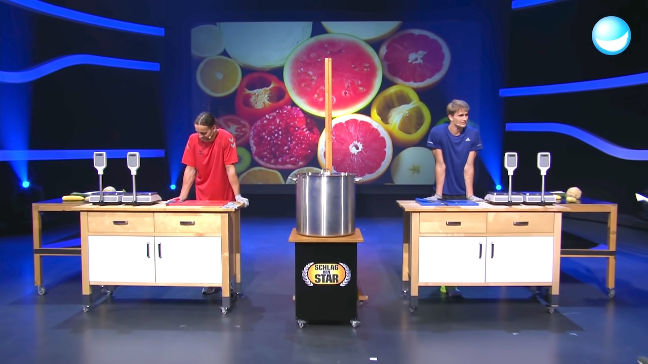 Professional Athletes Compete to See Who Can Cut Vegetables Exactly in ...