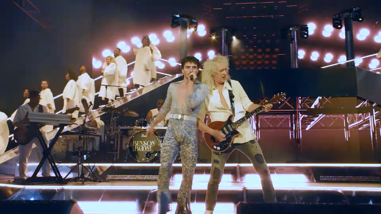 Acrobatic Singer Benson Boone Performs 'Bohemian Rhapsody' With Brian ...