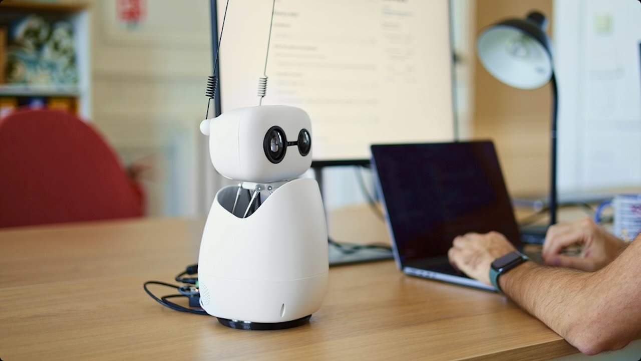 Reachy Mini – An Adorably Expressive Open Source Compact Humanoid Robot