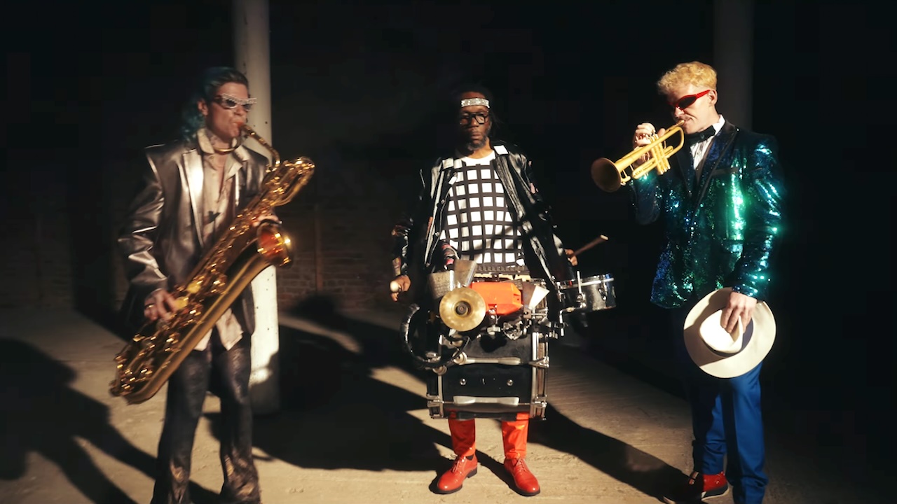 Too Many Zooz Strut Their Stuff for an Unsuspecting Crowd in Their Old ...