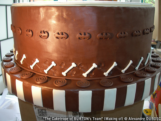 Amazing Animated Zoetrope Cake Inspired by the Work of Tim Burton