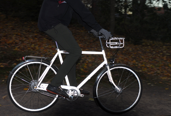 Safety Concept Bike is Covered Entirely With Reflective Coating