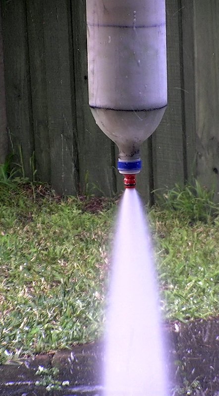 Incredible High Pressure Water Rockets Reach Altitudes of 800 Feet