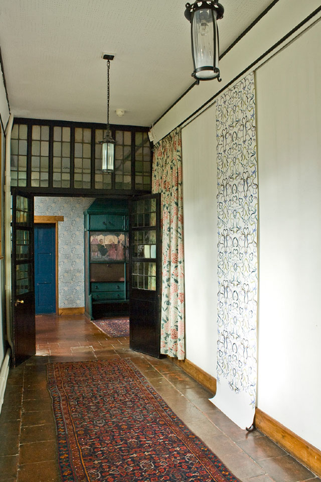 Vermis, Wallpaper Designed Using Ceramic Worm Sculptures