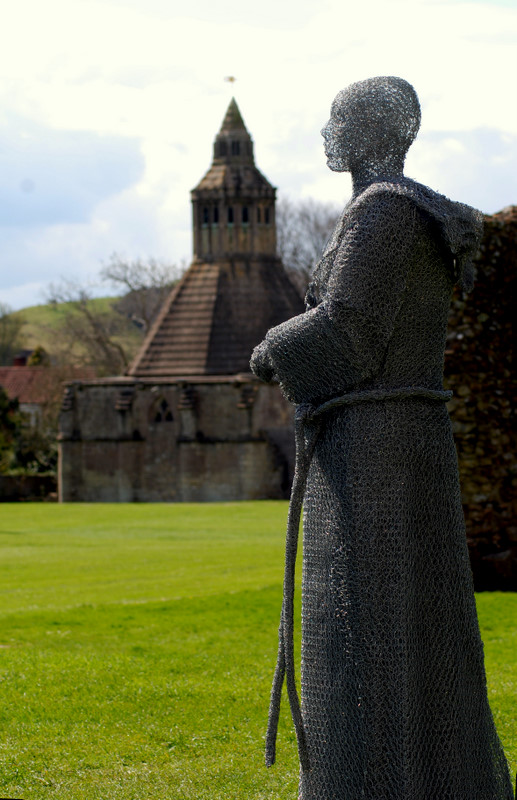 Beautiful Wire Mesh Sculptures by Derek Kinzett