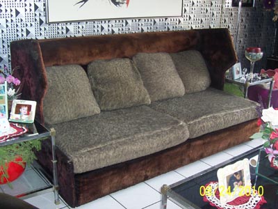 The 2011 Worldwide Ugly Couch Contest