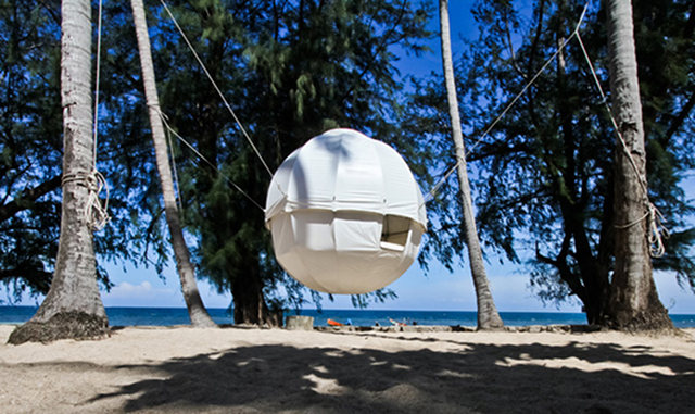 Cocoon Tree, A Cozy Spherical Tent That Hangs From Trees