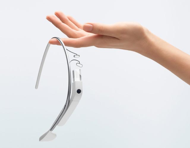 What it Looks Like to Use Google Glass Augmented Reality Glasses