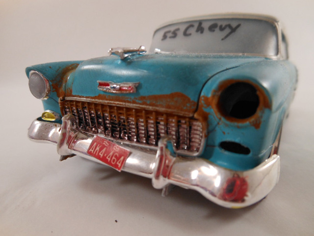 Classic Wrecks, Scale Models of Vehicles Made Into Rusty Junkers